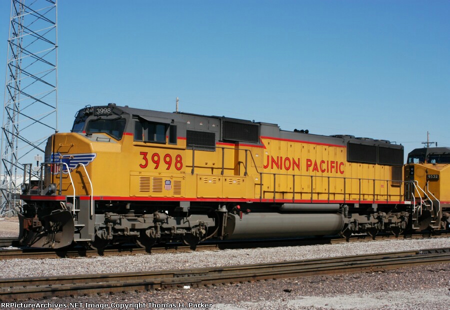 UP 3998 SD70M